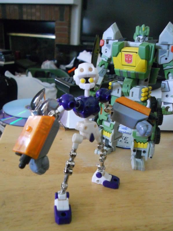 Non-TF: Medabots Medabee | TFW2005 - The 2005 Boards Non-TF: Medabots Medabee | TFW2005 - The 2005 Boards